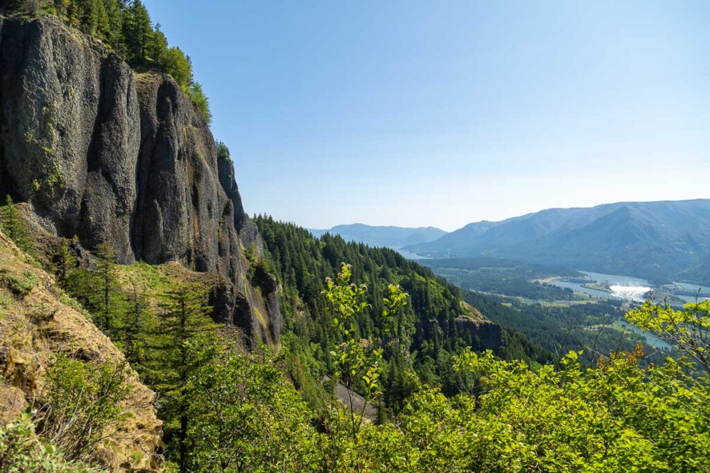 Hike to Hamilton Mountain in Washington