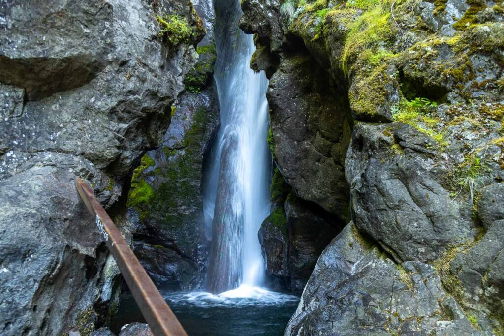 Hike to Hamilton Mountain in Washington