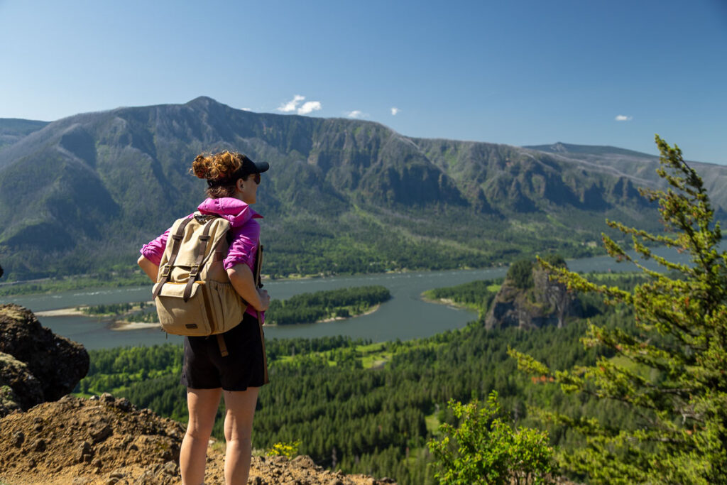 Hike to Hamilton Mountain in Washington